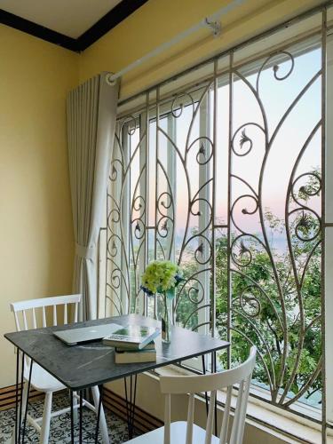 Mhouse Nguyen ĐInh Thi 303 - Hanoi