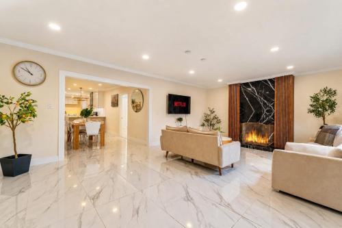 Walkable 5br Home With Hot Tub & Bbq Grill - Compton, CA