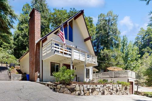 The Fairway Chalet - Glen Helen Regional Park, San Bernardino