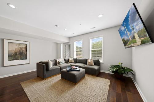 Entire Dc House 3br 3ba Roofdeck Free Parking Near Capitol Hill - Alexandria, VA