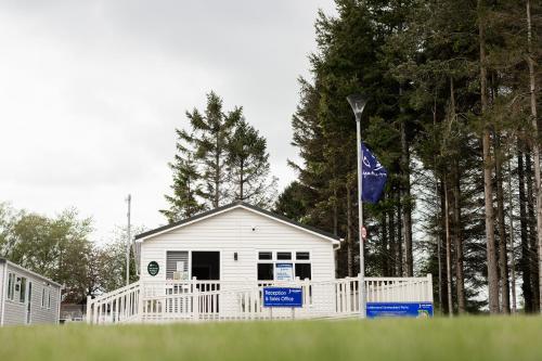 Castlewood Holiday Park - Antrim