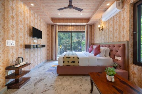 Splendid Retreat Hotels Kasauli - Vacation, River View Balcony, Traking, Camping, Bonfire, Family Gr - Kasauli