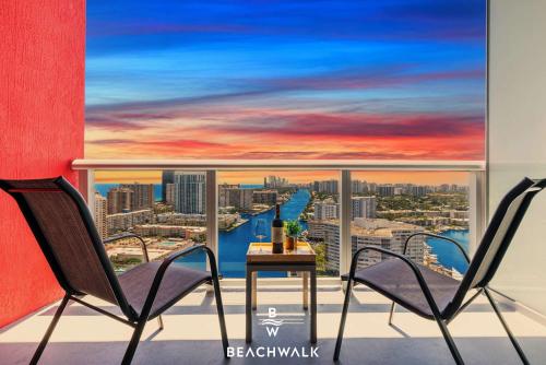 Upper Studio Bay Balcony Pool & Shuttle - Aventura, FL