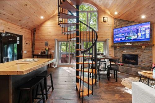 Moonlight Treehouse At Belgrade Hospitality - Waterville, ME