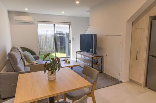 Stylish Townhouse For Families And Groups - Lower Hutt