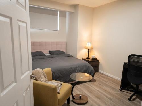 Modern 2-bedroom Private Basement Apartment - Airdrie
