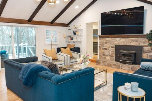 Cowry Acres - 11 Acre Enchanted Retreat, Hot Tub - 램버트빌