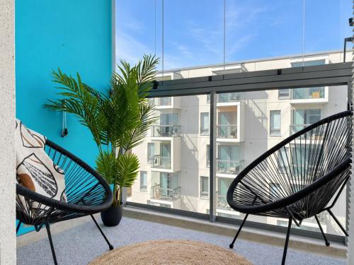 Borg Travel Center - Studio · Balcony · King Bed · Free Parking - Pori