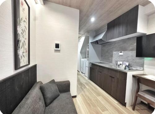 New 健杉 大國町站5分鐘 離難波一站 兩層獨立屋 全新裝修 兩房兩廁 - Namba