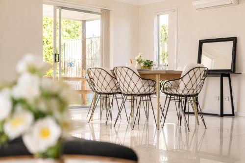 Blanco Haus - Sweet Family Escape Near Theme Parks - Holiday Home - North Stradbroke Island