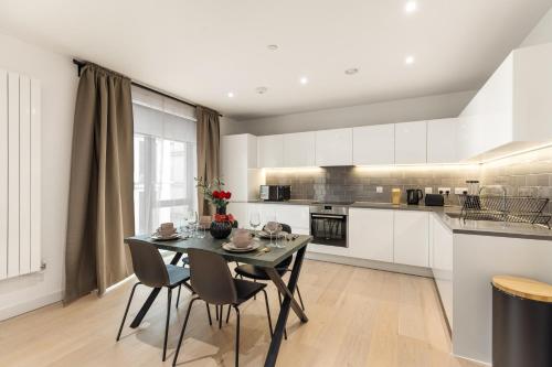 Khayat Homes - The Crown - Luxury 2 Bed Apt - Woolwich