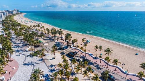 Luxury House With Delightful Beach Style - Broward County, FL