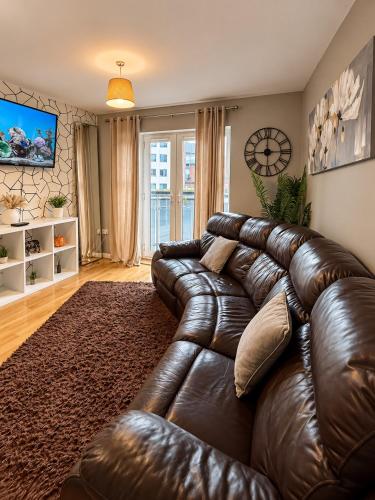 Spacious Coventry City Centre 2-bed Apartment 2 Baths & Free Parking - Coventry
