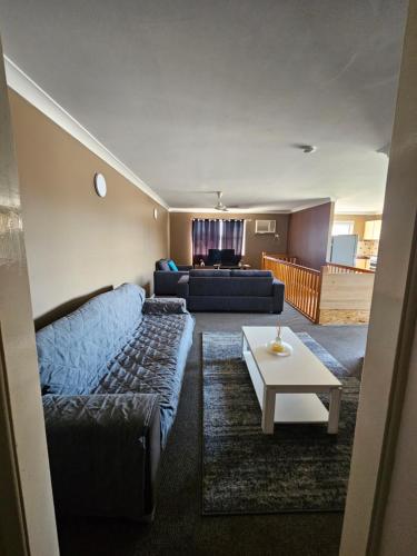 Rockhampton Court Apartment - 洛坎普頓