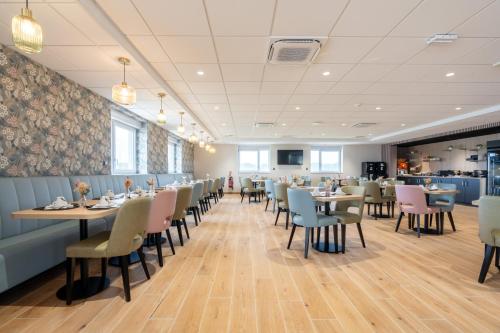 The Originals City Hotel-restaurant-terrasse Du Paarc Gravelines Dunkerque - Grevelingen