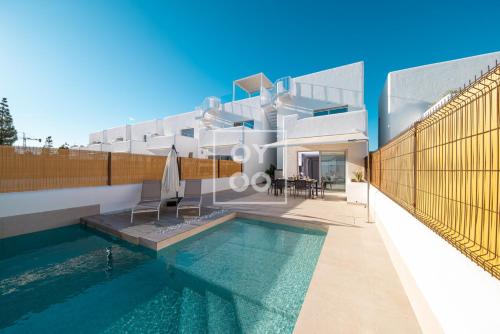Villa Oasis Mar Menor, Private Pool, Walk To Beach, By Oyoostays - Los Alcázares