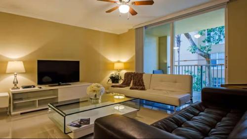 Cozy Modern Retreat At The Yacht Club Aventura 3405 - Aventura, FL