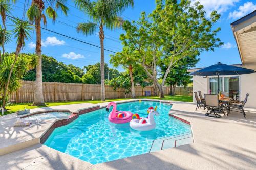 Luxurious Spa Retreat With Stunning Pool In Palm Harbor - Clearwater, FL