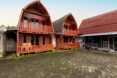 Tree Cabin Dieng - Dieng