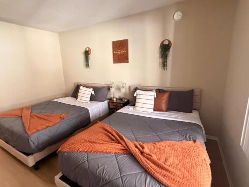 Amazing Universal Studios Loft Free Parking - Hollywood, CA