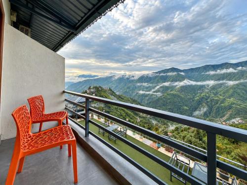 Elvora On The Edge - A Valley View Luxury Property - Mussoorie