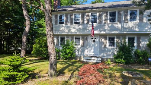 Pine & Harbor Homestay - Guest Rooms Near Cape Cod & Plymouth - Wareham, MA