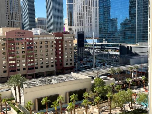 Signature At Mgm Grand - One Bedroom Suite With Strip View And Balcony - Las Vegas, NV