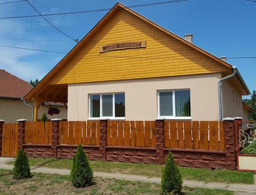 Ladik Vendeghaz - Poroszló