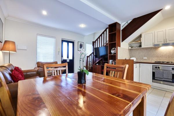 Fremantle Townhouse Unit 6 - Perth
