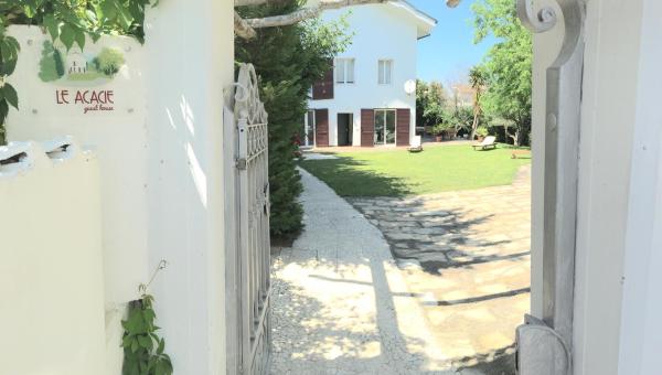 Guest House Le Acacie - Italy