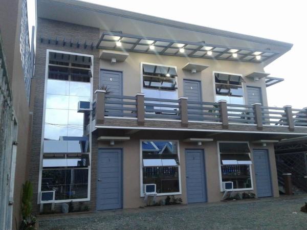 Brown Epitome Lodge - Baler