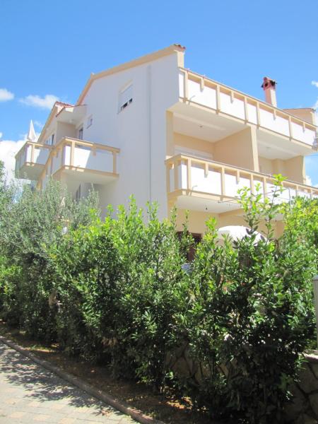 Apartments Novalja - Novalja