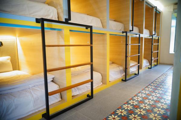 Borough Capsule Hostel Bali - Seminyak