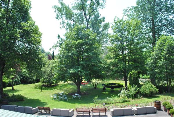 La Roseraie. Gaume-ardenne-lacuisine Sur Semois. - Herbeumont