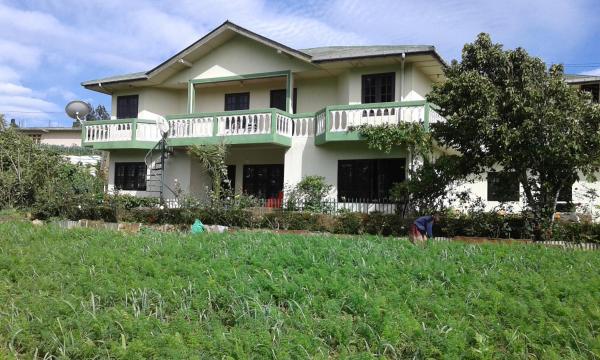 Avon Field Holiday Bungalow - Nuwara Eliya