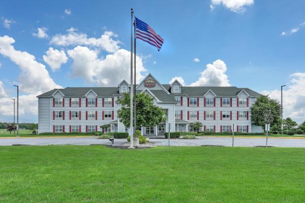 Lancaster Inn & Suites - Lititz, PA