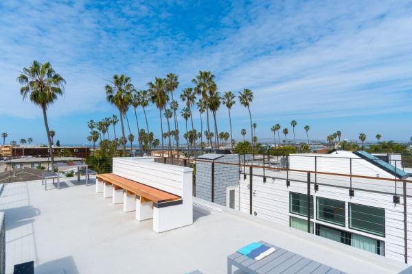 Steps To The Beach, Rooftop Deck - San Diego, CA