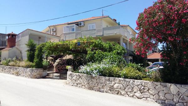 Apartment Rose - Omiš