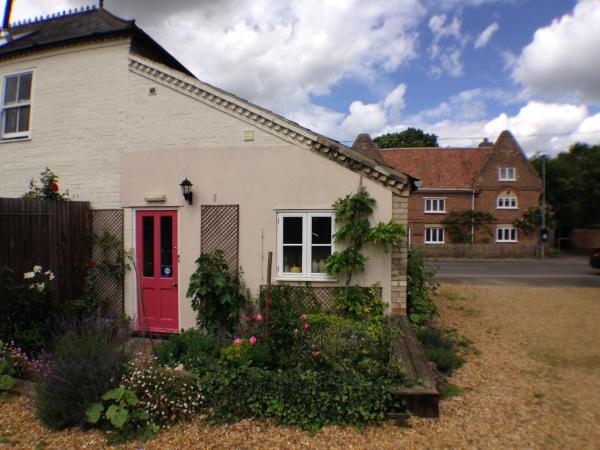 Over Studio Apartment - Cambridgeshire
