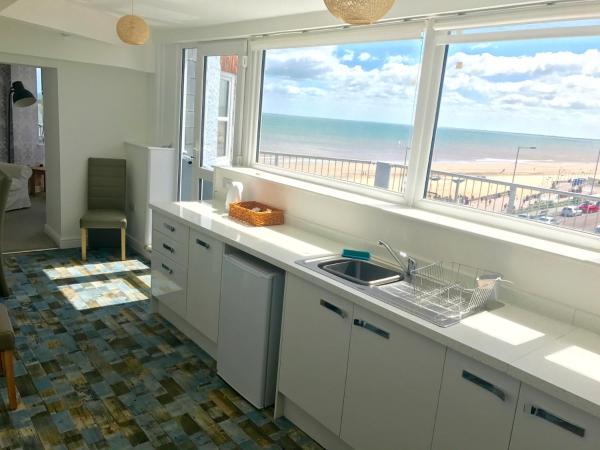 Luxury 2 Bedroom Apartment With Balcony And Sea Views - Yorkshire