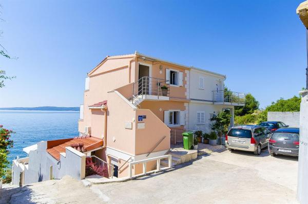 Apartments Nives - Okrug Gornji