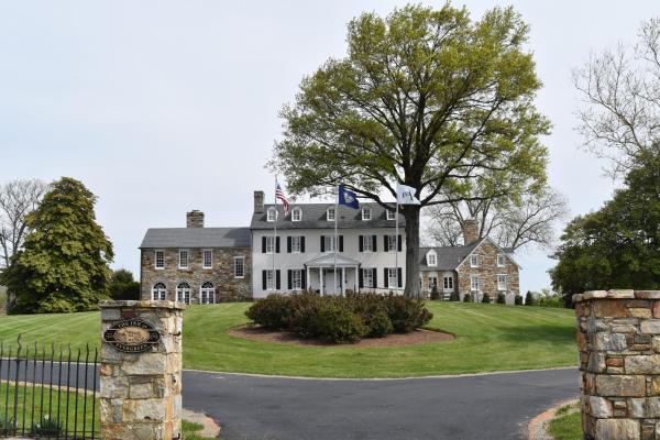 Bedroom Suite 320 - Inn At Evergreen - Middleburg, VA