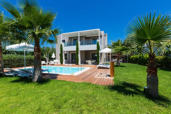 Aria Villas - Private Pool, Playground, Ping Pong & Close To Beach, By Thinkvilla - Grèce