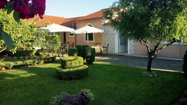 Apartments Lupus - Vodice