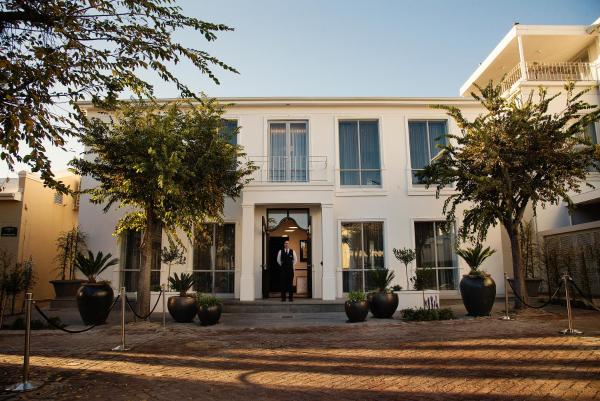 The Manor House At The Queen Victoria Hotel By Newmark - Cape Town
