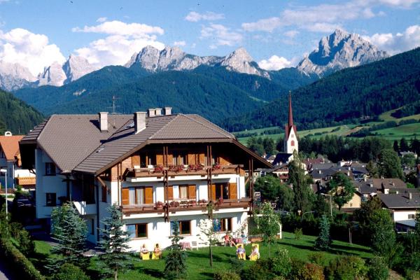 Hotel Garní Sunnleit´n - Braies