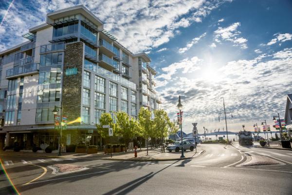 The Sidney Pier Hotel & Spa - North Saanich