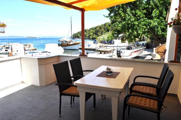 Bay Sašćica - Sali