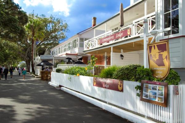 Commodores Lodge - Russell