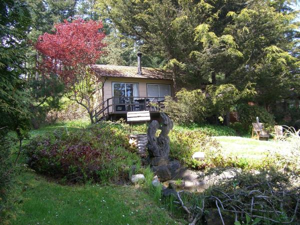 Driftwood Village Cottages - Galiano Island